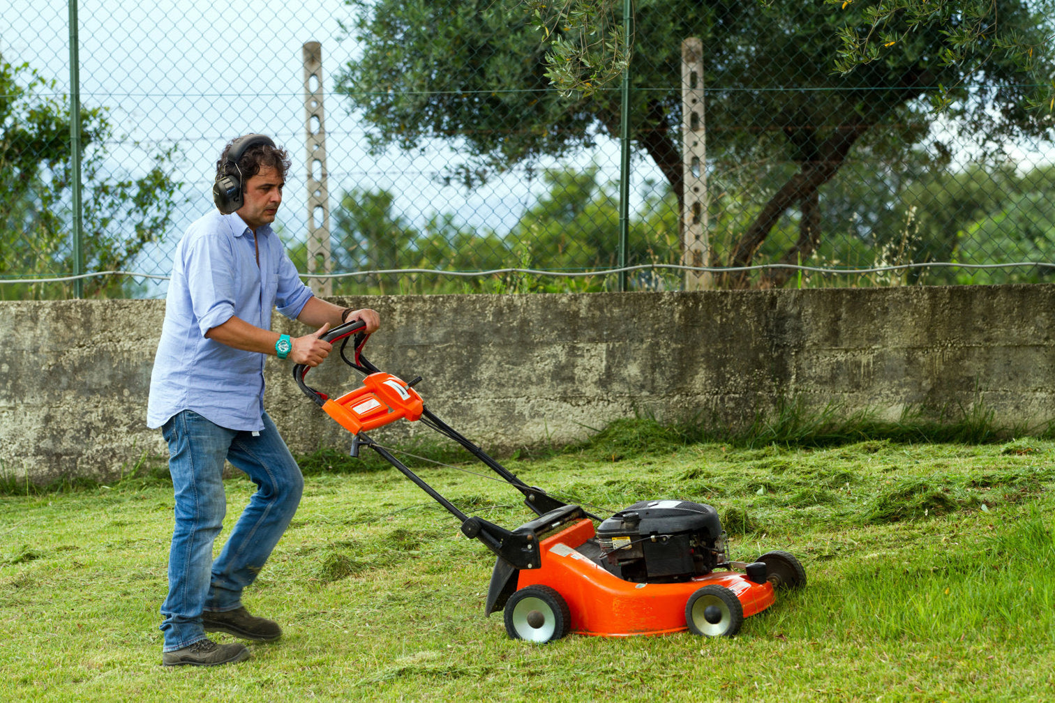 Protect Your Hearing While Mowing: Invest in Quality Noise-Cancelling ...